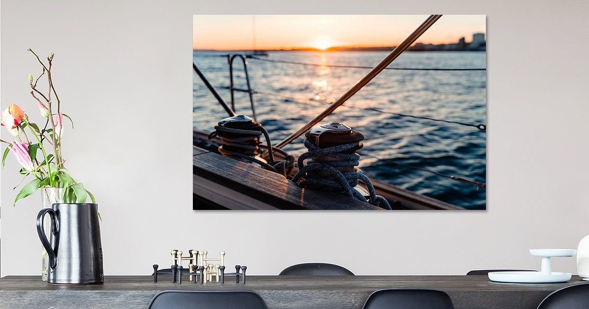 Uitzicht op de Noordzee en de kust vanaf een zeilboot van Catrin Grabowski op canvas, behang en meer